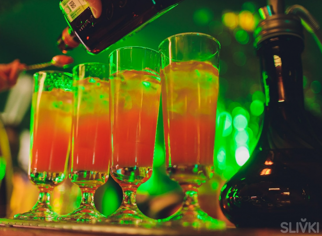 Сразу несколько заведений в Минске объявляют акцию "2 по цене 1"