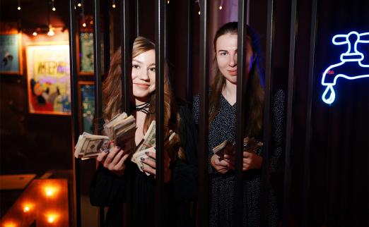 Смотрите, какая акция: монополия в полный рост, услуги ведущего со скидкой до 40% от Slivki.by!